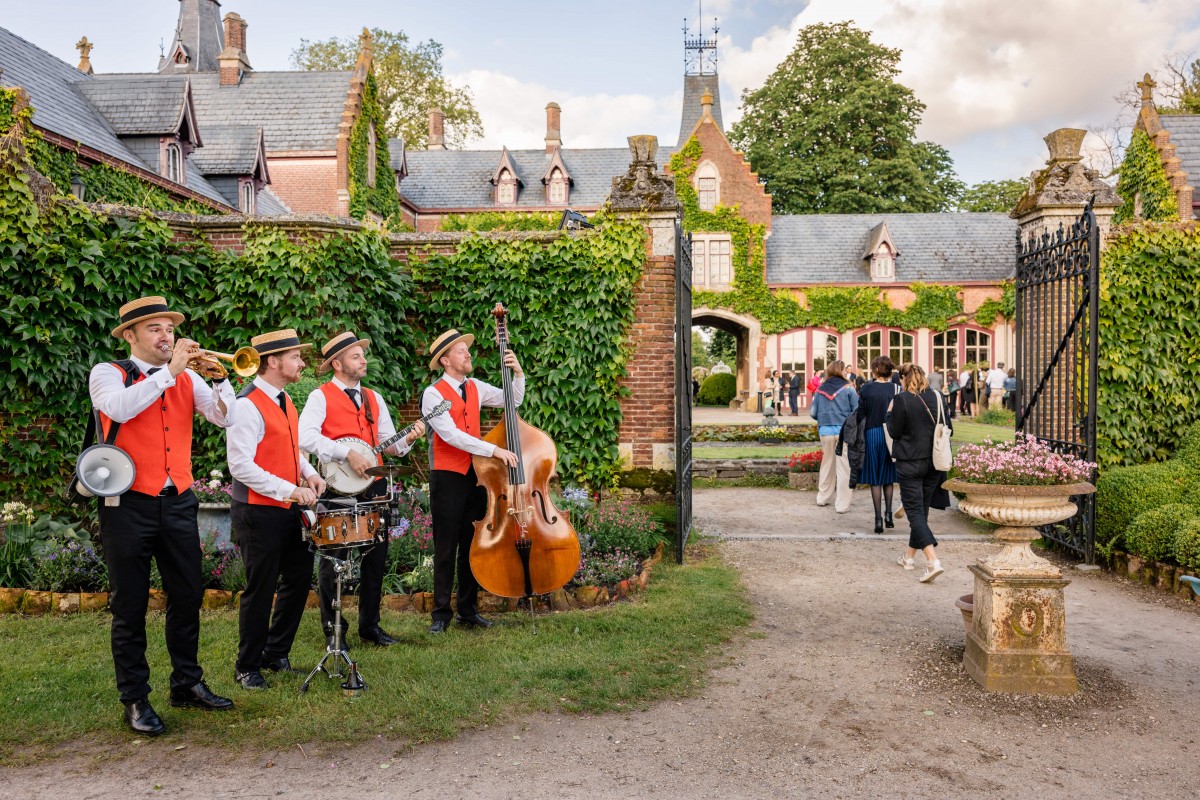 The Almost Swinging Jazz Band - Muziek & entertainment - Salino.be